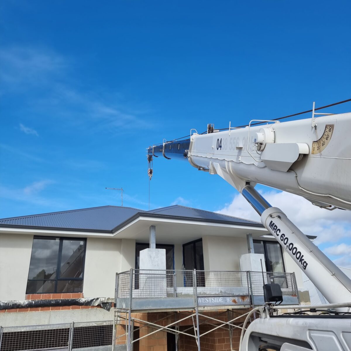 Top Quality 24/7 Crane Hire With Full Circle Cranes Perth